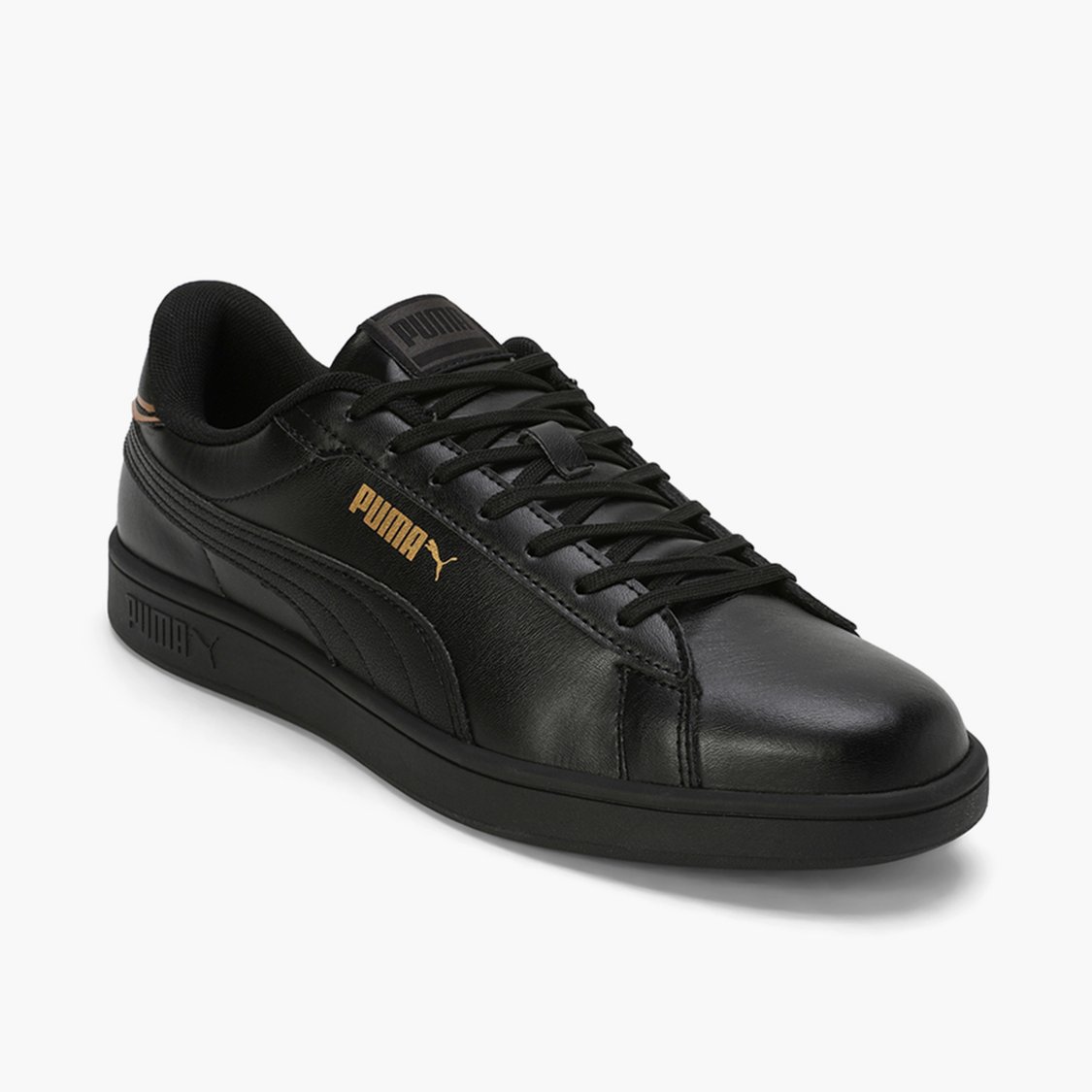 Buy PUMA Smash Men Solid Sneakers from PUMA at just INR 3999.0