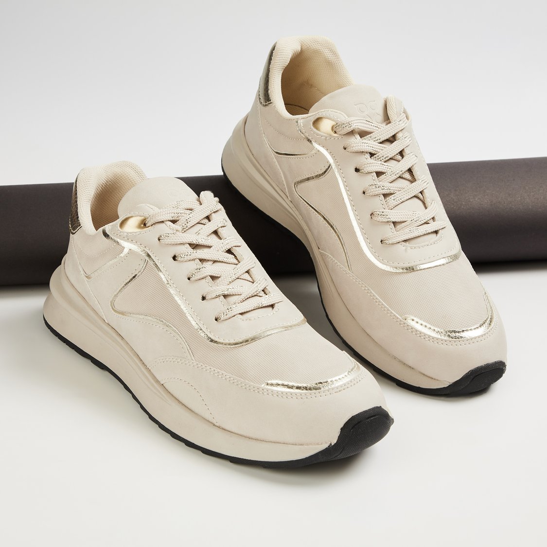 Buy GINGER Colourblock Low Top Sneakers from Ginger at just INR 1999.0