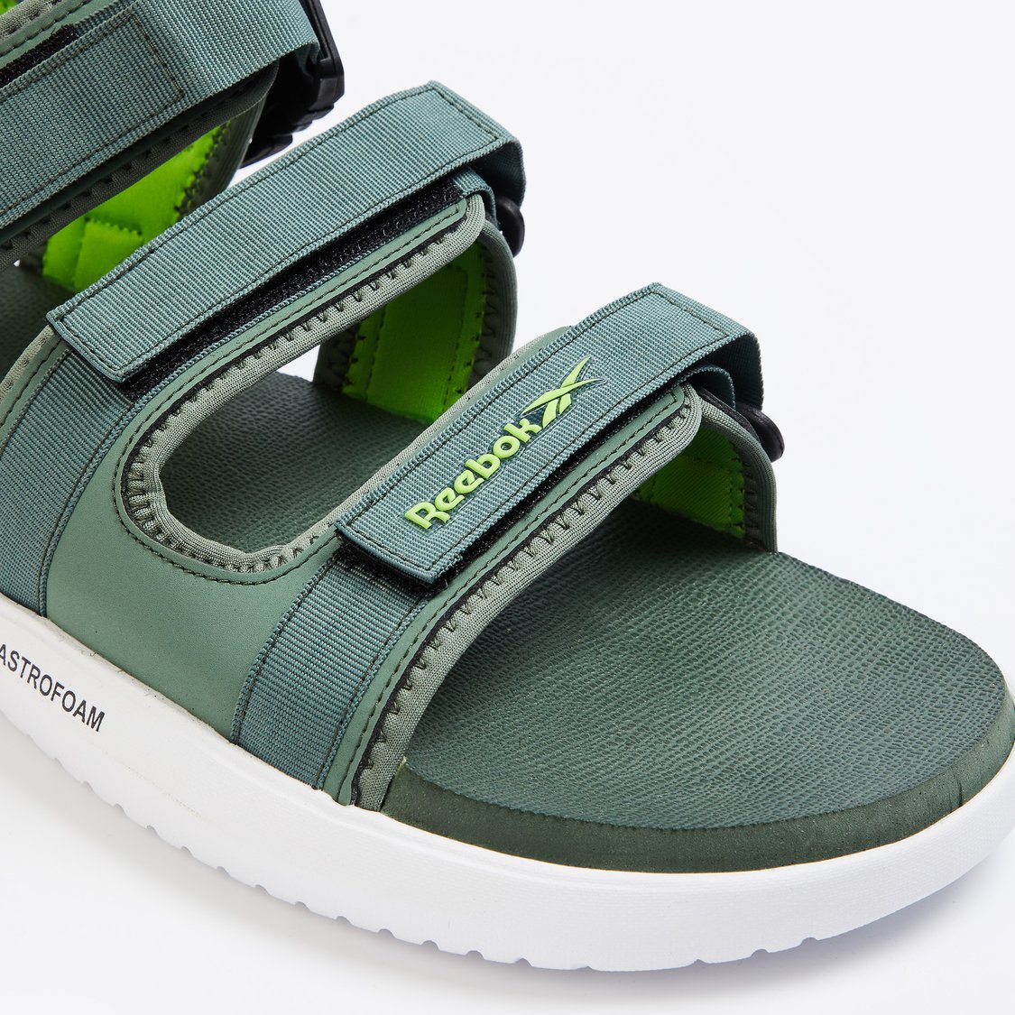 Buy REEBOK Rewind Floaters from Reebok at just INR 2999.0