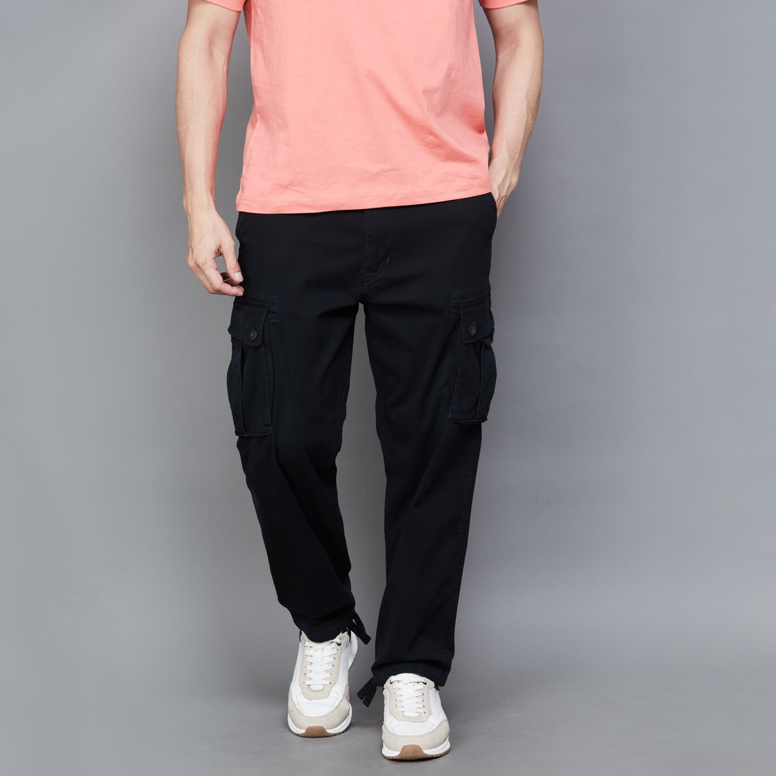 Buy AMERICAN EAGLE Solid Regular Fit Cargos from American Eagle at just ...