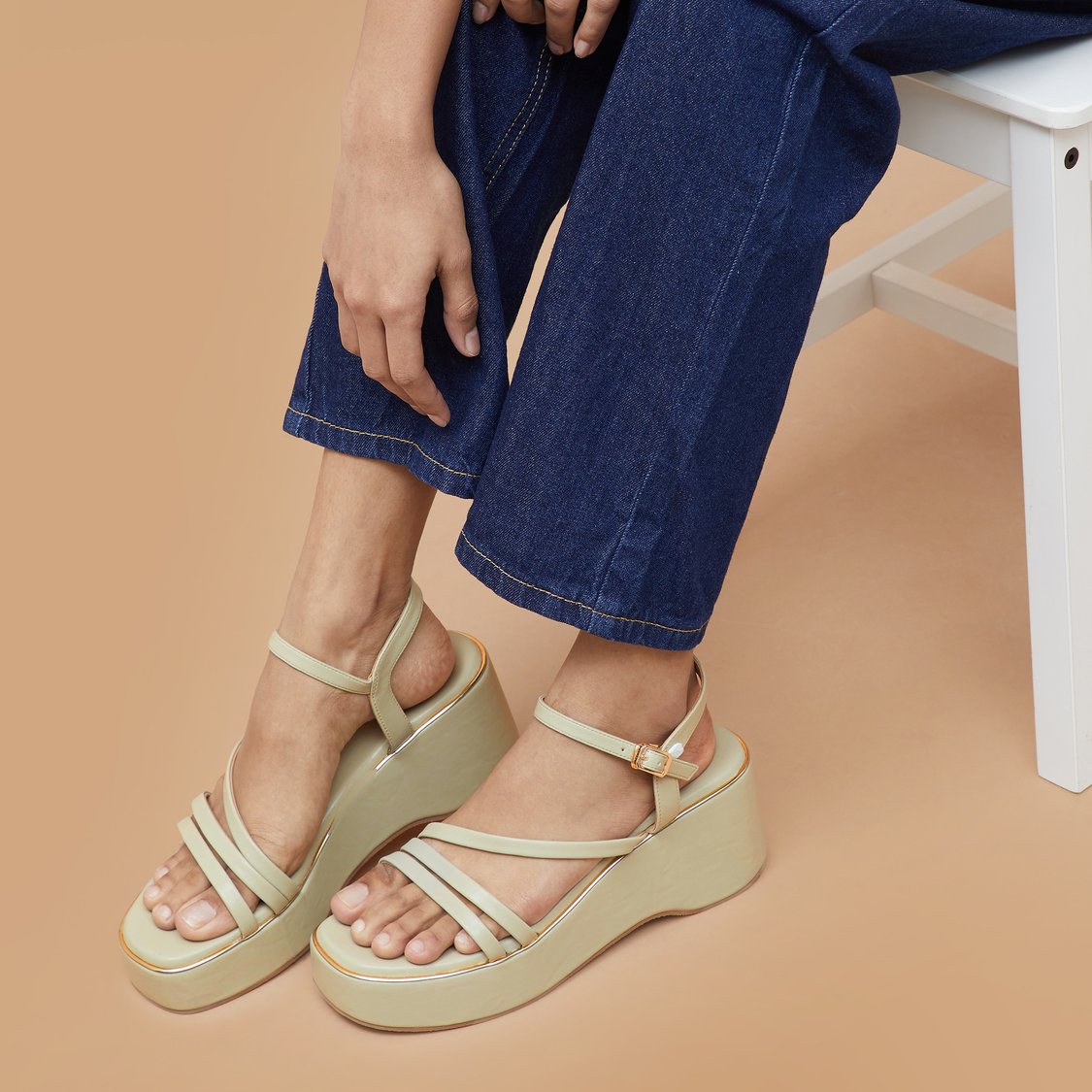 Buy GINGER Solid Platforms from Ginger at just INR 1499.0
