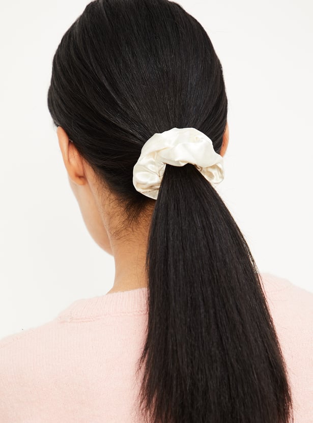 Buy Women Assorted Scrunchies - Pack of 3 Online at just Rs. 149.0 ...