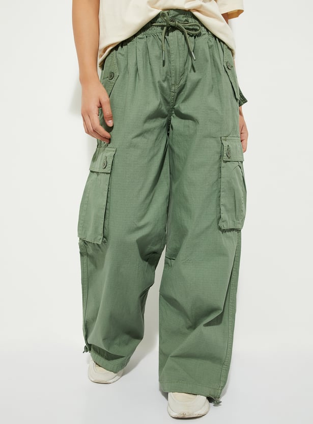 Buy URB_N Women Solid Parachute Pants with Cargo Pockets Online at just Rs. 1399.0 ...