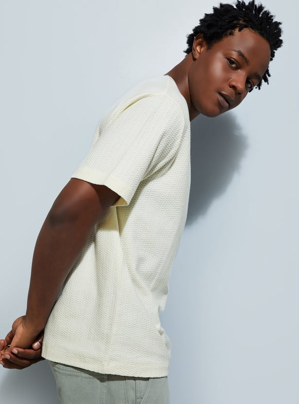 Buy URB_N Men Oversized Textured T-shirt Online at just Rs. 499.0 ...