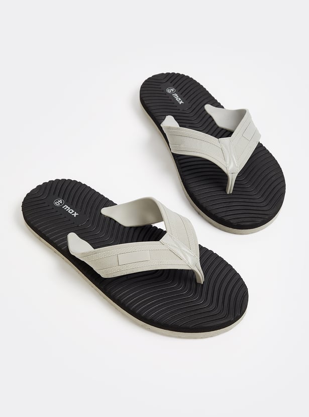 Buy Men Textured Flip Flops Online at just Rs. 299.0 - 1000015380444 ...